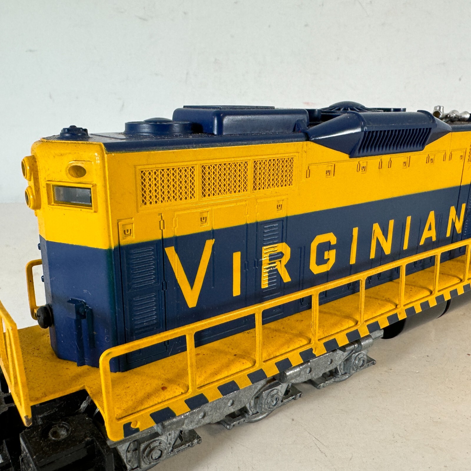 Lionel 6-8071 O Gauge Virginian VGN Blue Yellow SD-18 Diesel Engine ...