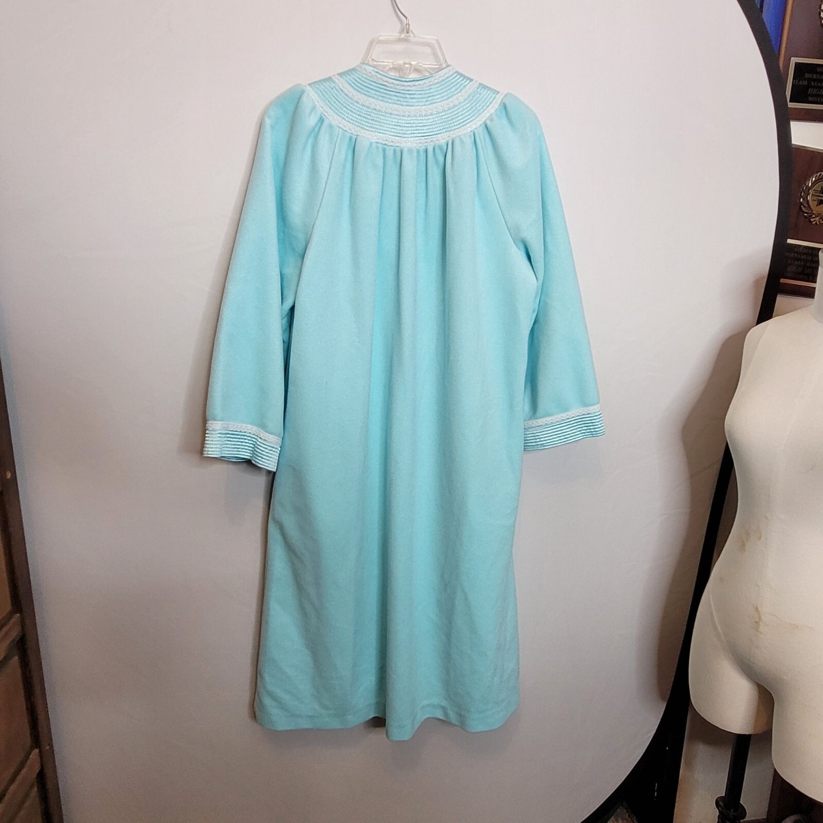 Vintage Evelyn Pearson Polyester Robe Womens Large Light Blue Pearl ...
