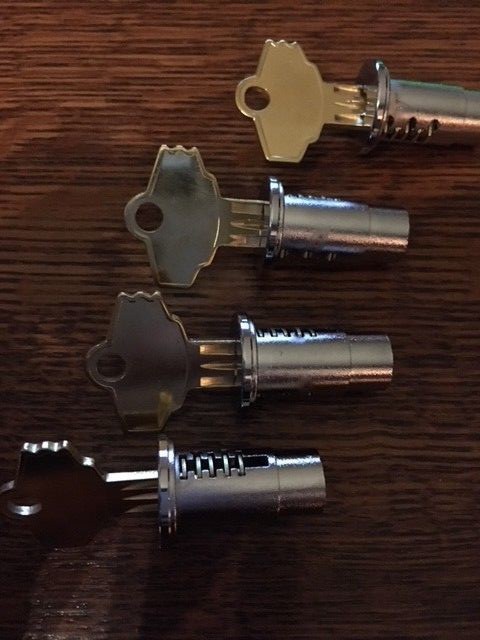 New Deluxe Oak And Northwestern Gumball Vending Machine Locks - Set of ...