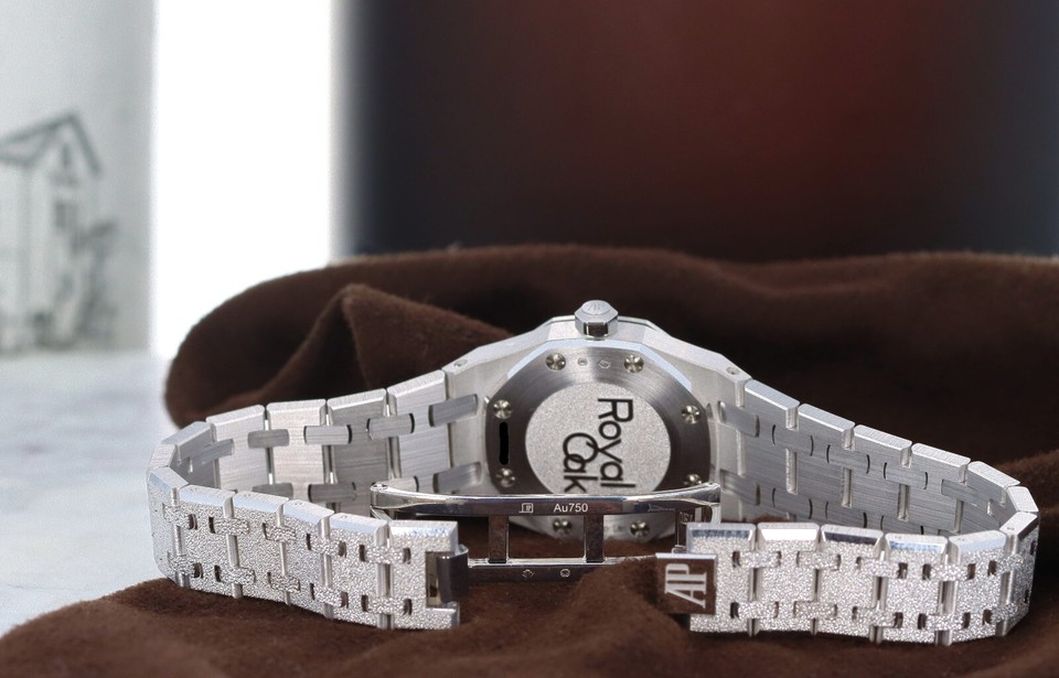 Audemars Piguet Royal Oak Mini Frosted Ladies White Gold 67630BC.GG ...