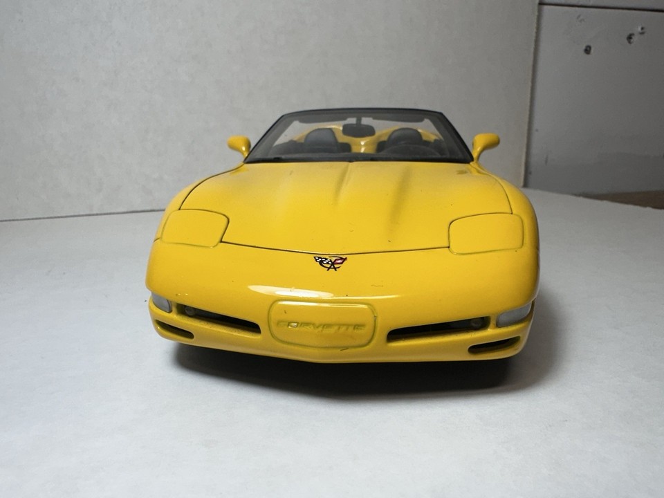 UT Models Chevrolet Corvette C5 Convertible Yellow 1:18 Diecast (READ ...