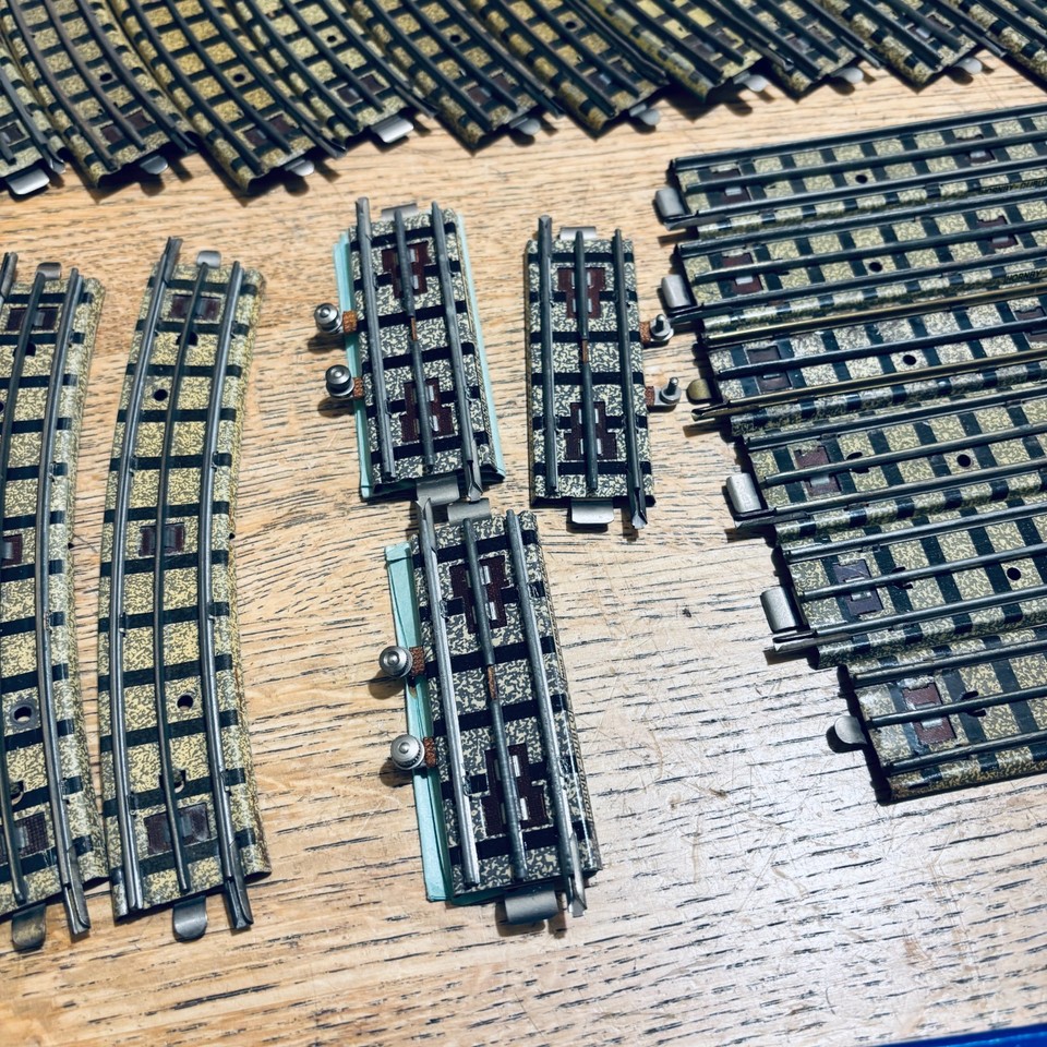 HORNBY DUBLO TRACK 3 RAIL X110 + POINTS X5, BUFFERS X2, D1 LEVEL ...