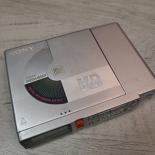 VINTAGE SONY MD WALKMAN PORTABLE MINIDISC PLAYER/RECORDER MEGA BASS MZ ...