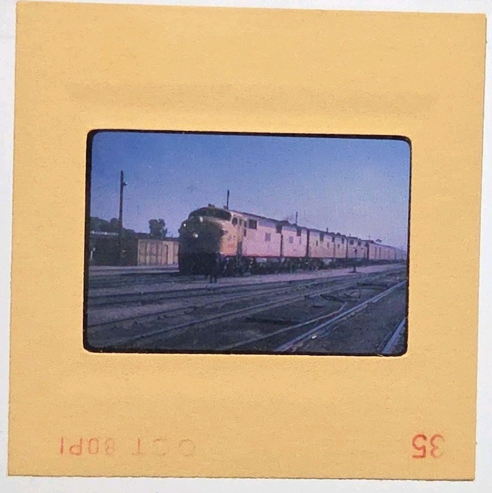 Duplicate Slide-CNW (Chicago and Northwestern) EMD E8 #5337 | eBay