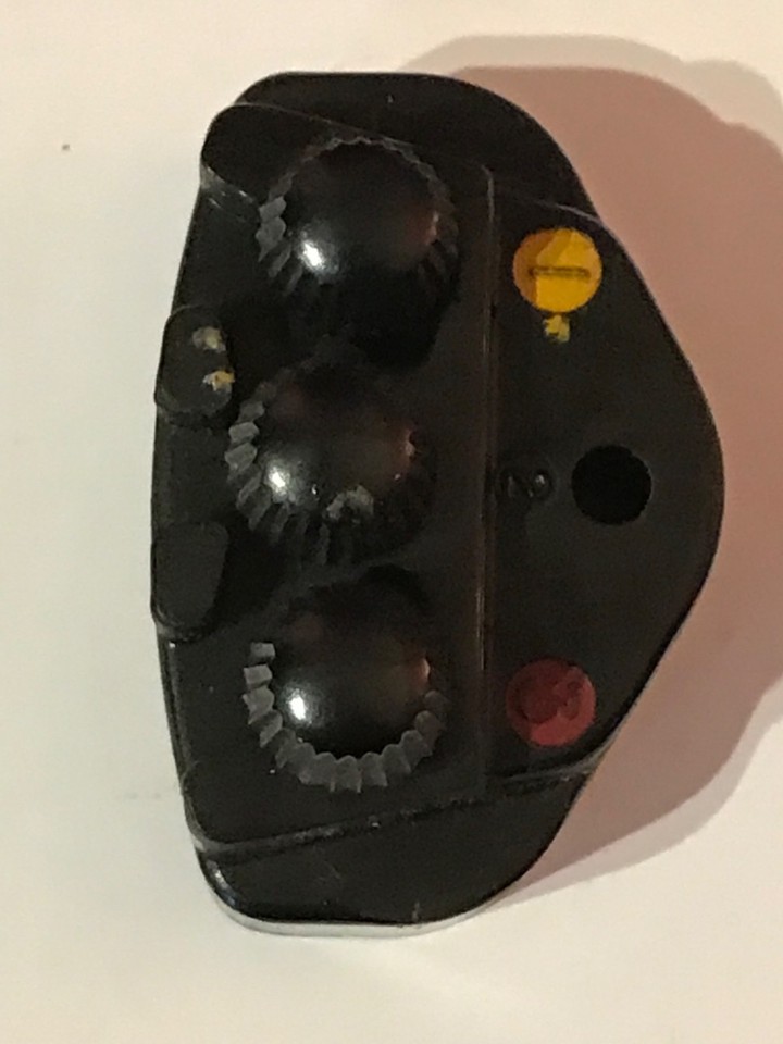 162a Vintage Singer Sewing machine electric Motor Bakelite 3 Pin Socket ...