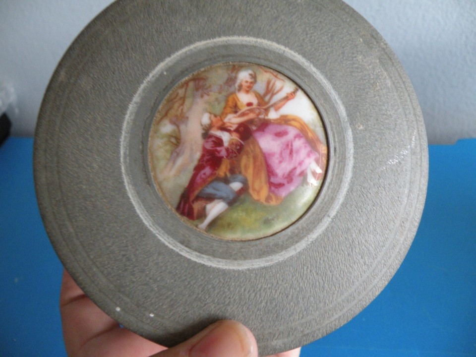 Powder Puff Music Box Metal Colonial couple plays ?tune Md France ...
