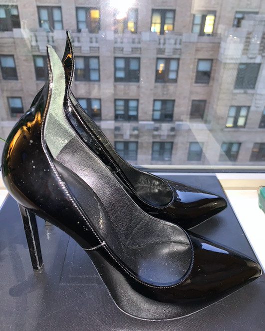 YSL Black Pumps - Gem