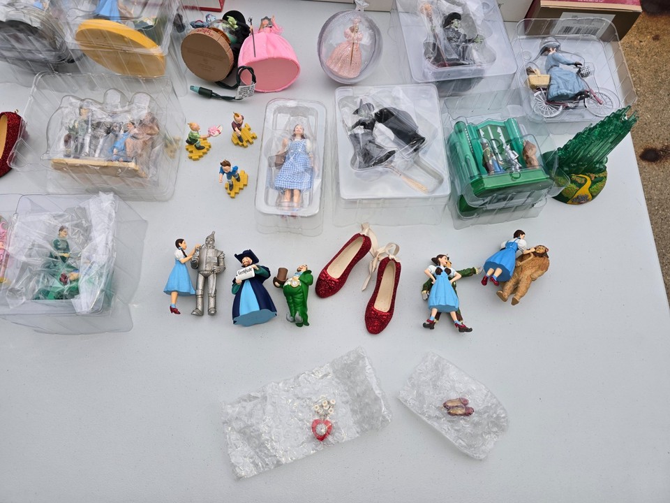 HUGE Lot of 23 Hallmark THE WIZARD OF OZ Christmas Ornaments Witch ...