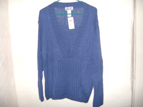 "NWT" WOMAN'S TEAL BLUE FRONT POCKET WARM SWEATER by "212 NEW YORK ...