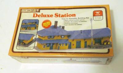 VINTAGE LIFE-LIKE N SCALE "DELUXE STATION" PLASTIC MODEL KIT FACTORY ...