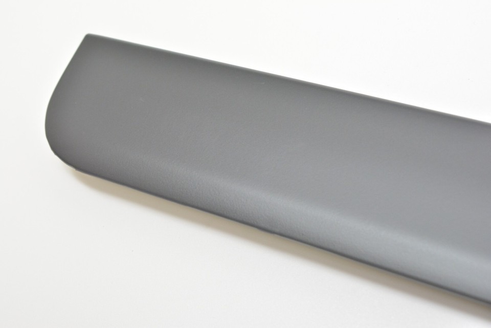 2007-2008 Audi RS4 B7 Front Left Lower Door Molding Trim RARE ...