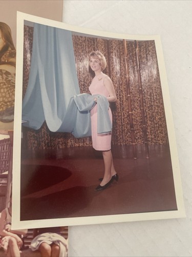 Lot Of Vintage Female Sexy Risqué Portrait Friends Color Photographs ...