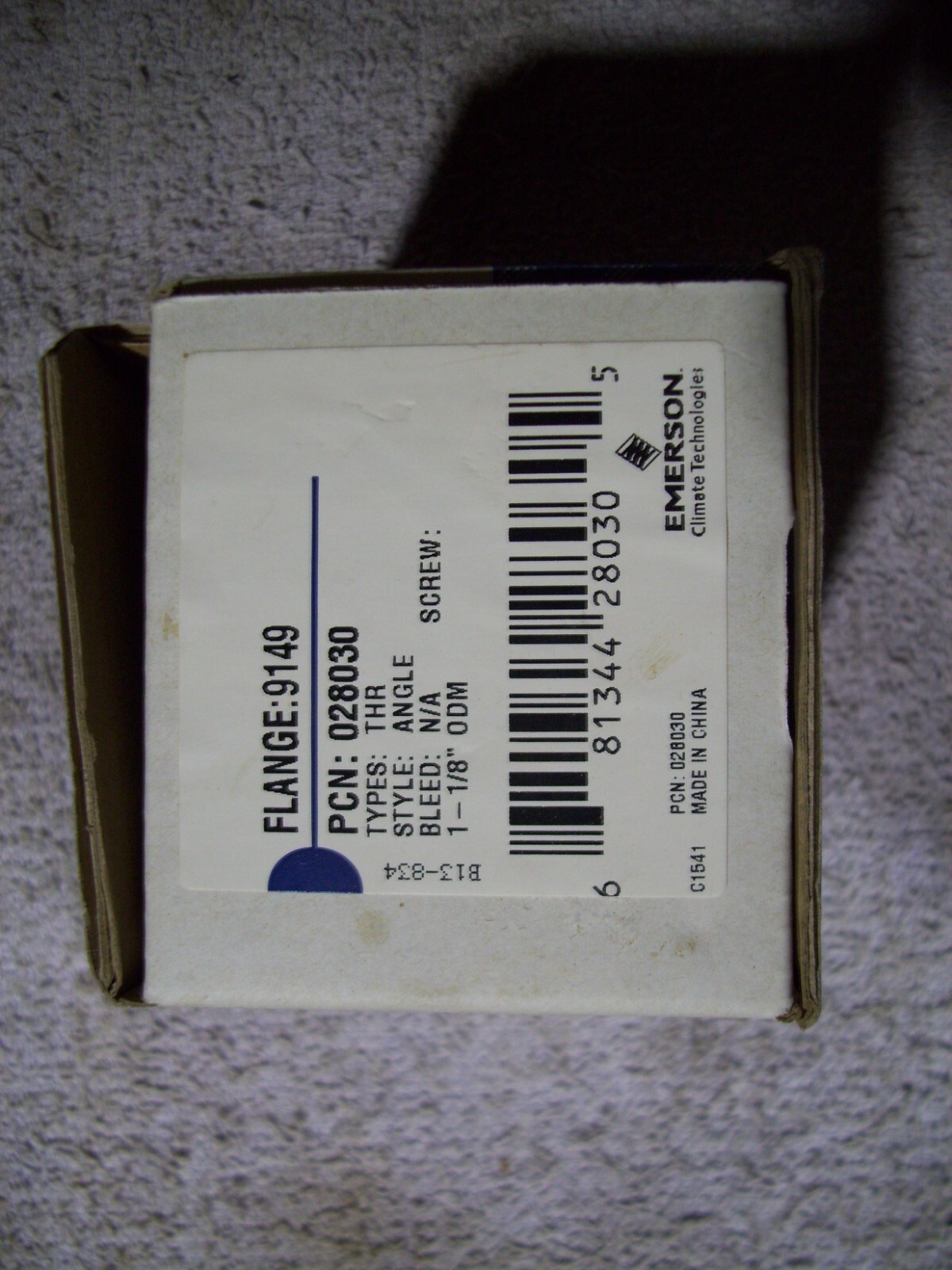 EMERSON CONTROLS 9149 1-1/8" -1/8" ANGLE TYPE FLANGE PCN 028030 for ...