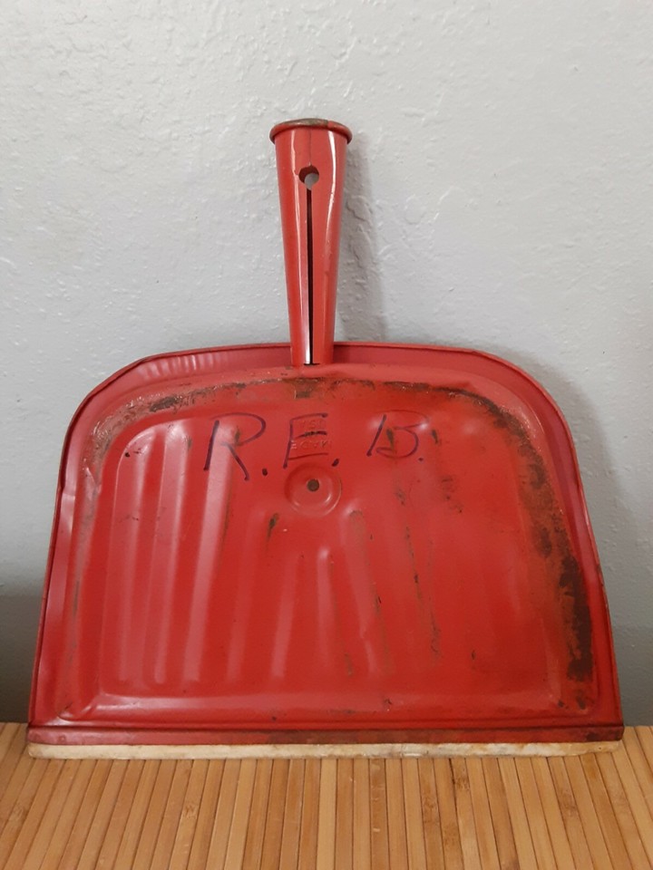 Vintage metal industrial dust pan dustpan red paint worn Rusty ...