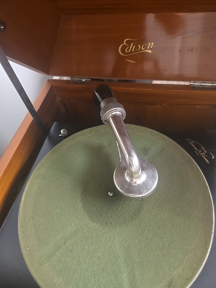 Beautiful Antique 1919 Edison Diamond Disc Phonograph Model B19 ...