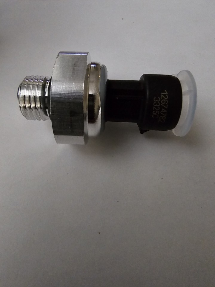 GM Genuine Parts 12674782 Engine Oil Pressure Sensor | eBay