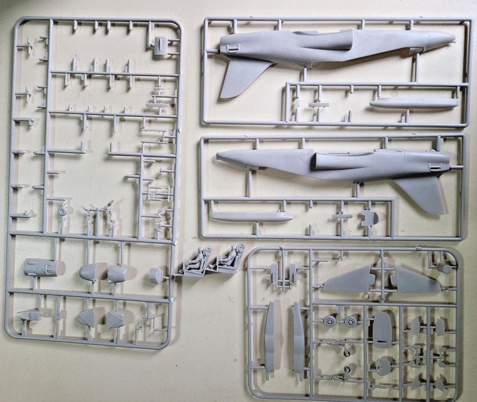 Airfix Red Arrows Hawk 1/48 Kit | eBay UK