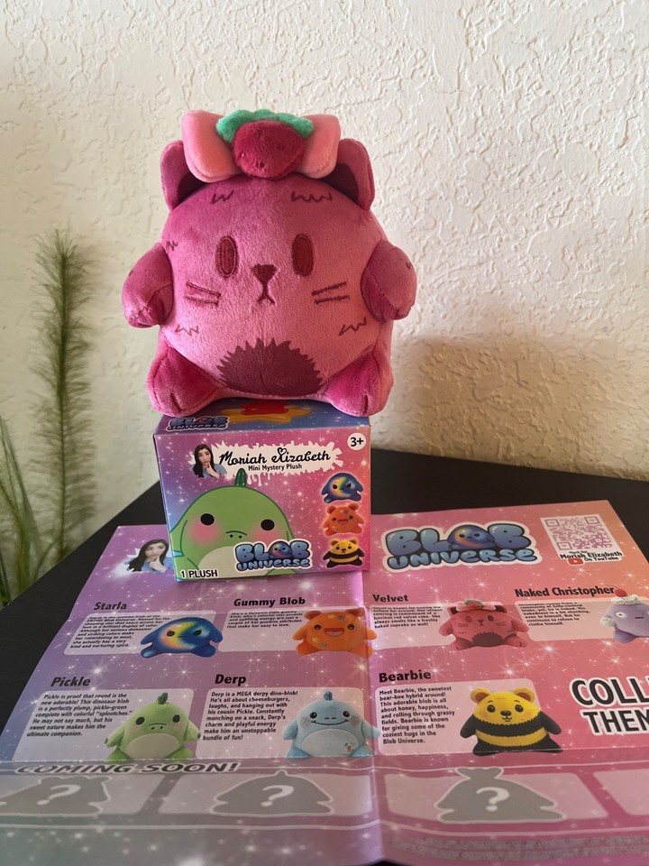 Moriah Elizabeth Blob Universe Red VELVET Cake 6" Mini Mystery Plush ...