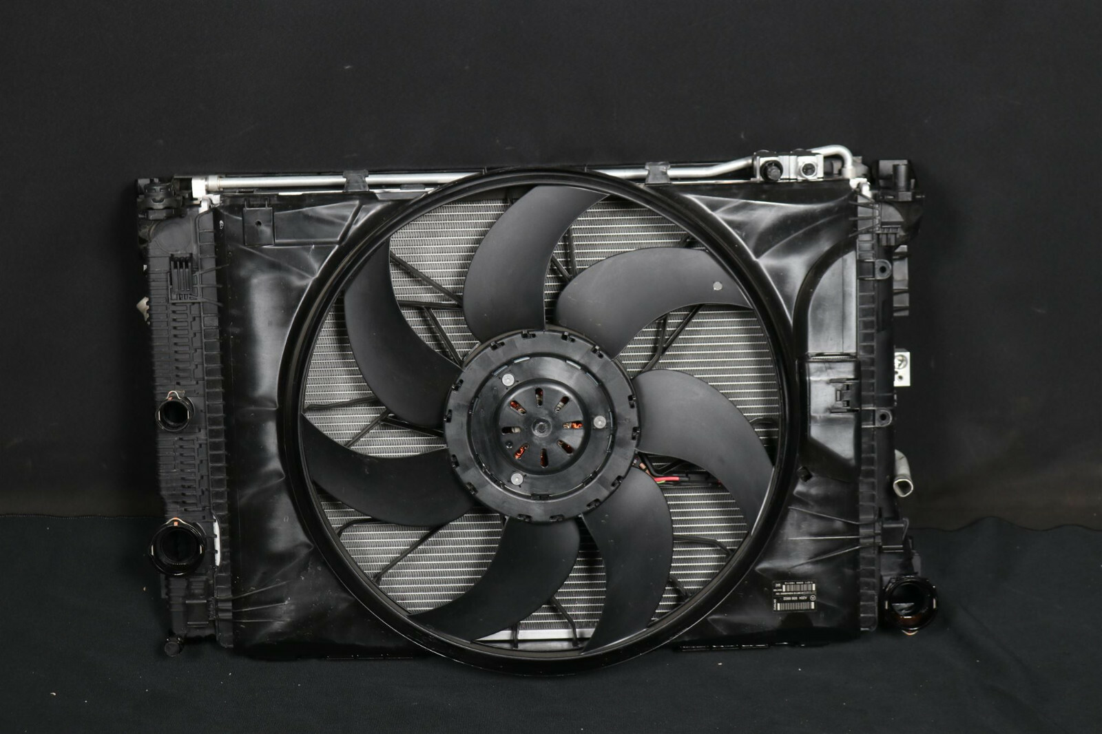 A2049066802 Fan 600W Radiator A2045003603 Mercedes W218 X218 C218 CLS ...