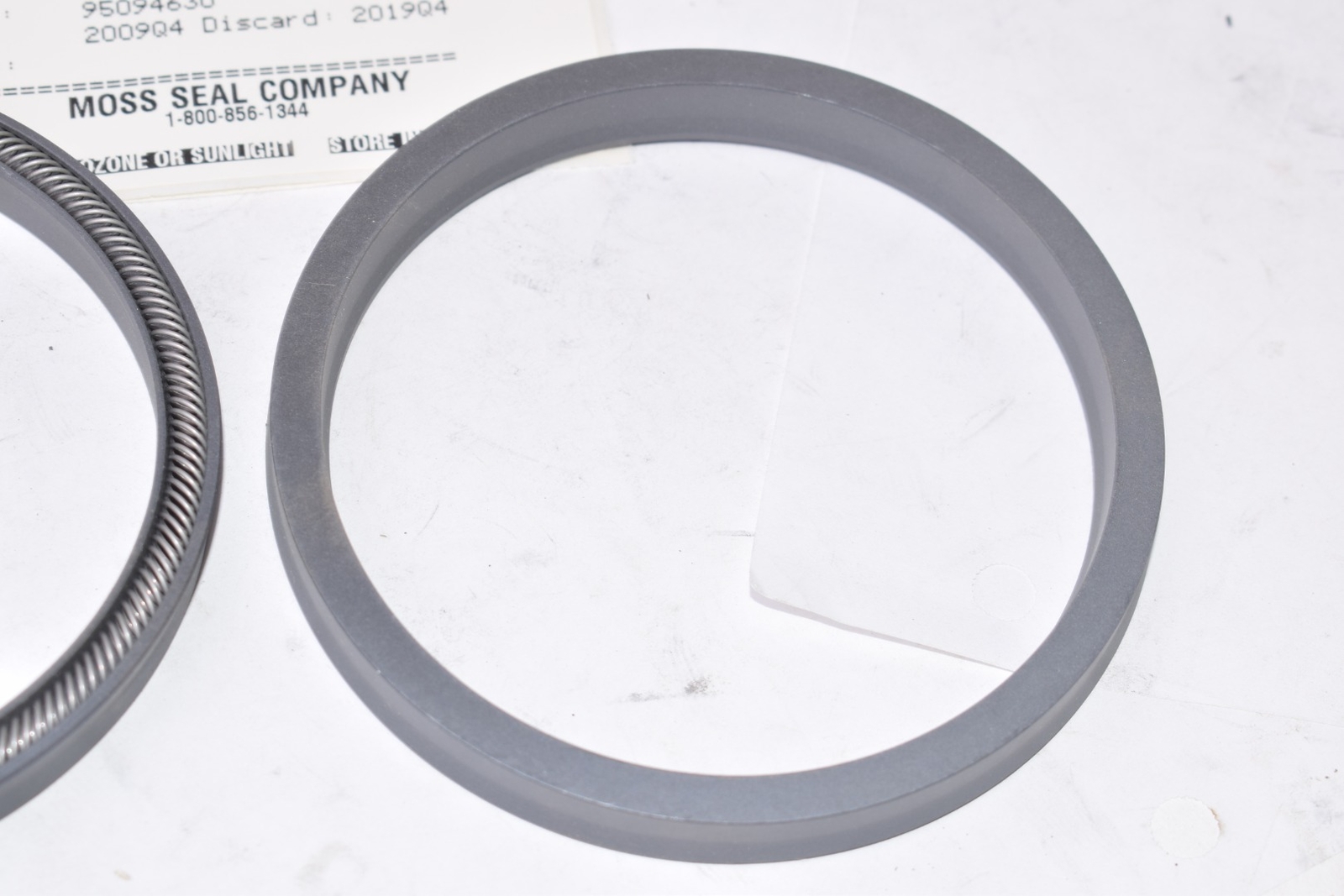 Pack of 2 NEW Moss Seal Company Part: V371136 3.884'' ID x .243'' CS x ...