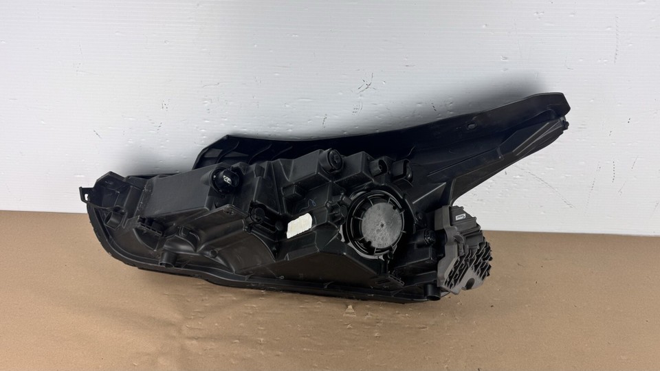 2021-2023 Kia K5 LXS Headlight w/ multifocus reflector beam Right ...