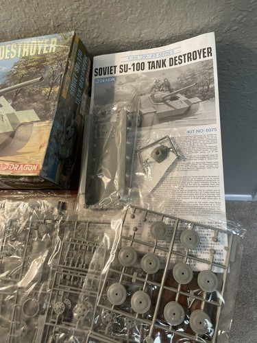 Dragon 6359 WWII Soviet Su-100 Tank Destroyer Plastic Model Kit 1/35 ...