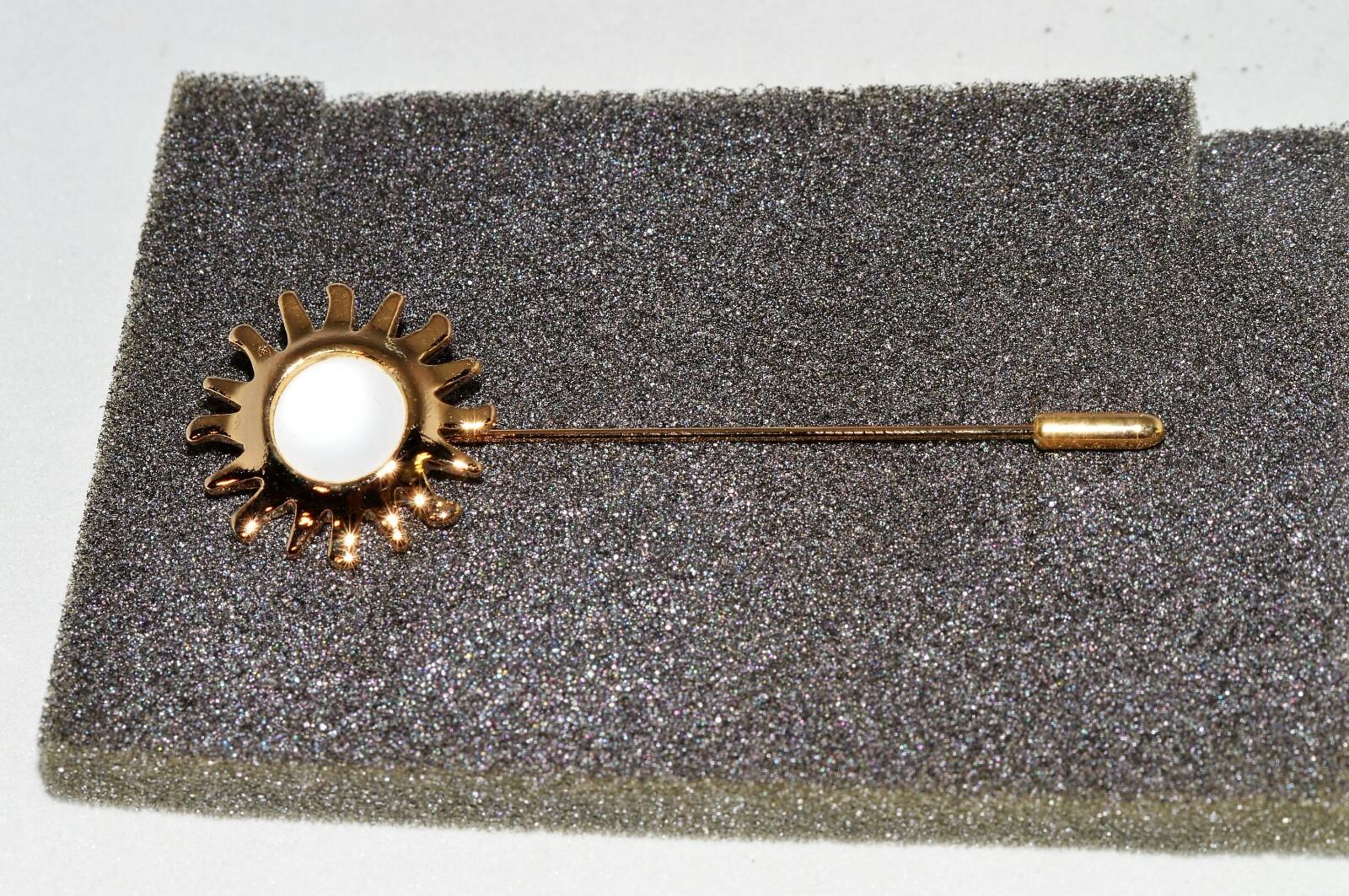 SMITHSONIAN INSTITUTION SUNBURST STICK PIN NEW OLD STOCK 1996 Avon | eBay