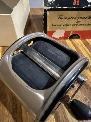 Vintage G-100 Twinplex Stropper W/ Box Razor Blade Sharpener Gillette ...