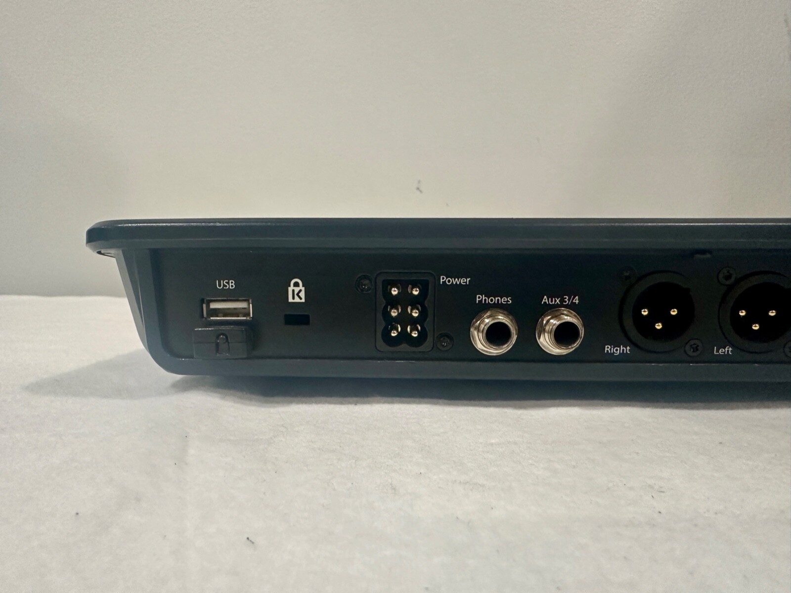 QSC TouchMix 8 8-Channel Compact Digital Mixer w/ Power Supply & Case ...