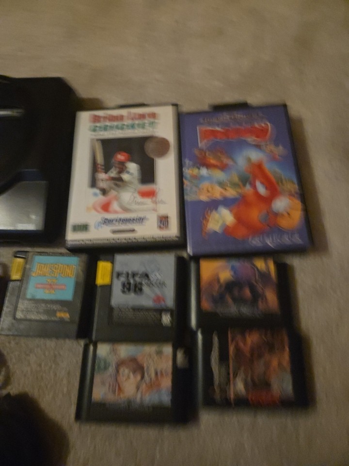 Sega Megadrive 1 with All Cables X7 Games and One Mega Fire Pro ...