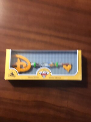 PLUTO key shopDisney Special Edition Limited 90th Anniversary Disney ...