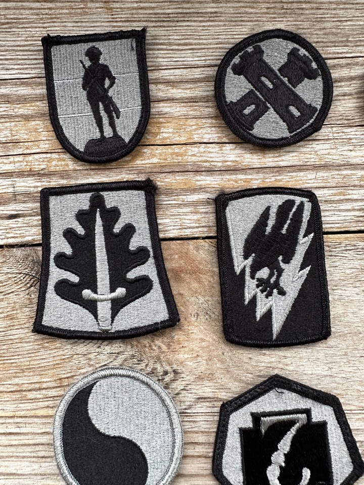 15 US Army Military Uniform Ucp Acu Uniform Patches Patch Convolute USA ...