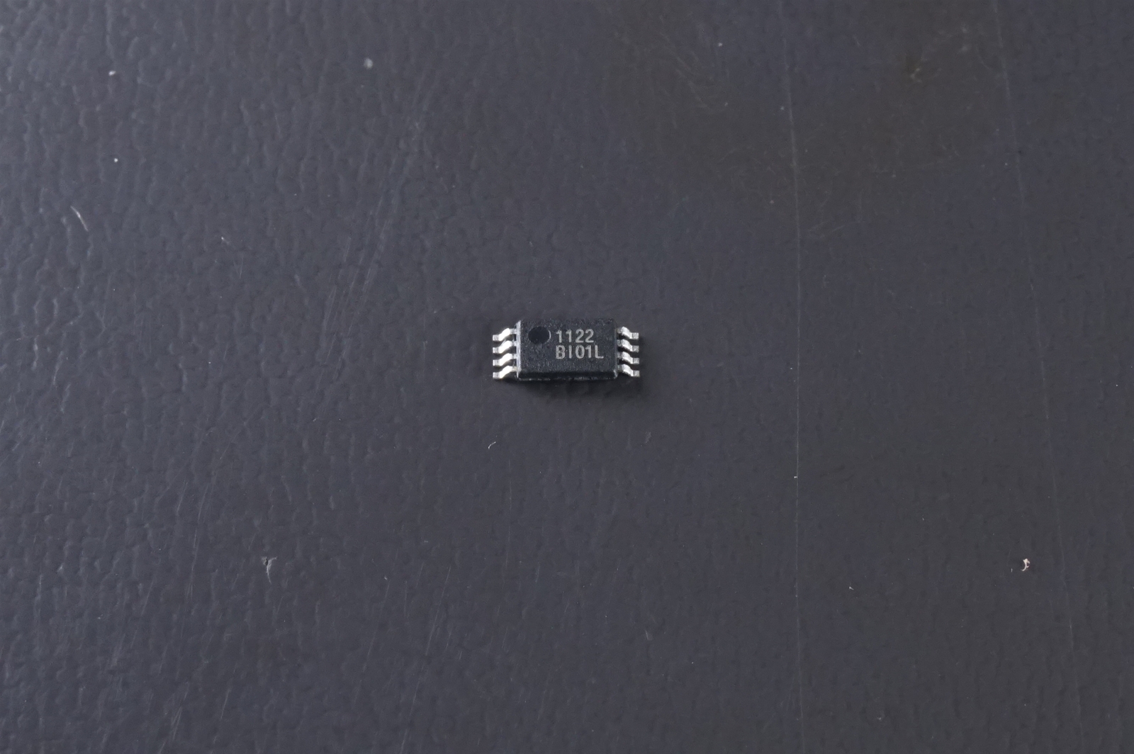 ICS83026BGI-01LF IDT Clock Fanout Buffer 350MHz 1:2 I/O 4.6V 8 Pin ...