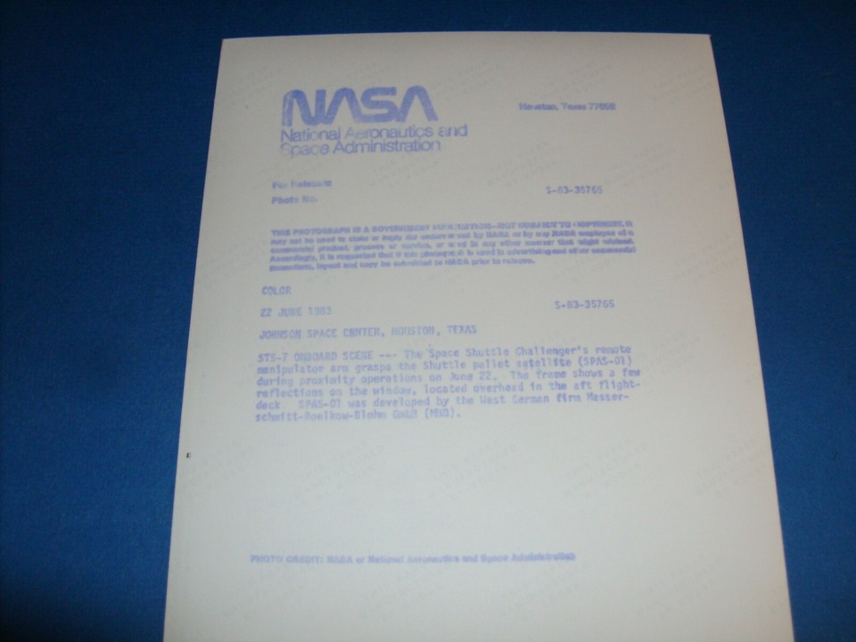 NASA STS-7 ONBOARD SCENE SPACE SHUTTLE CHALLENGER SERIAL NUMBER PHOTO ...