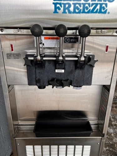 Electro Freeze Soft Serve Ice Cream Machine SL500-132 3PH Water Cooled ...