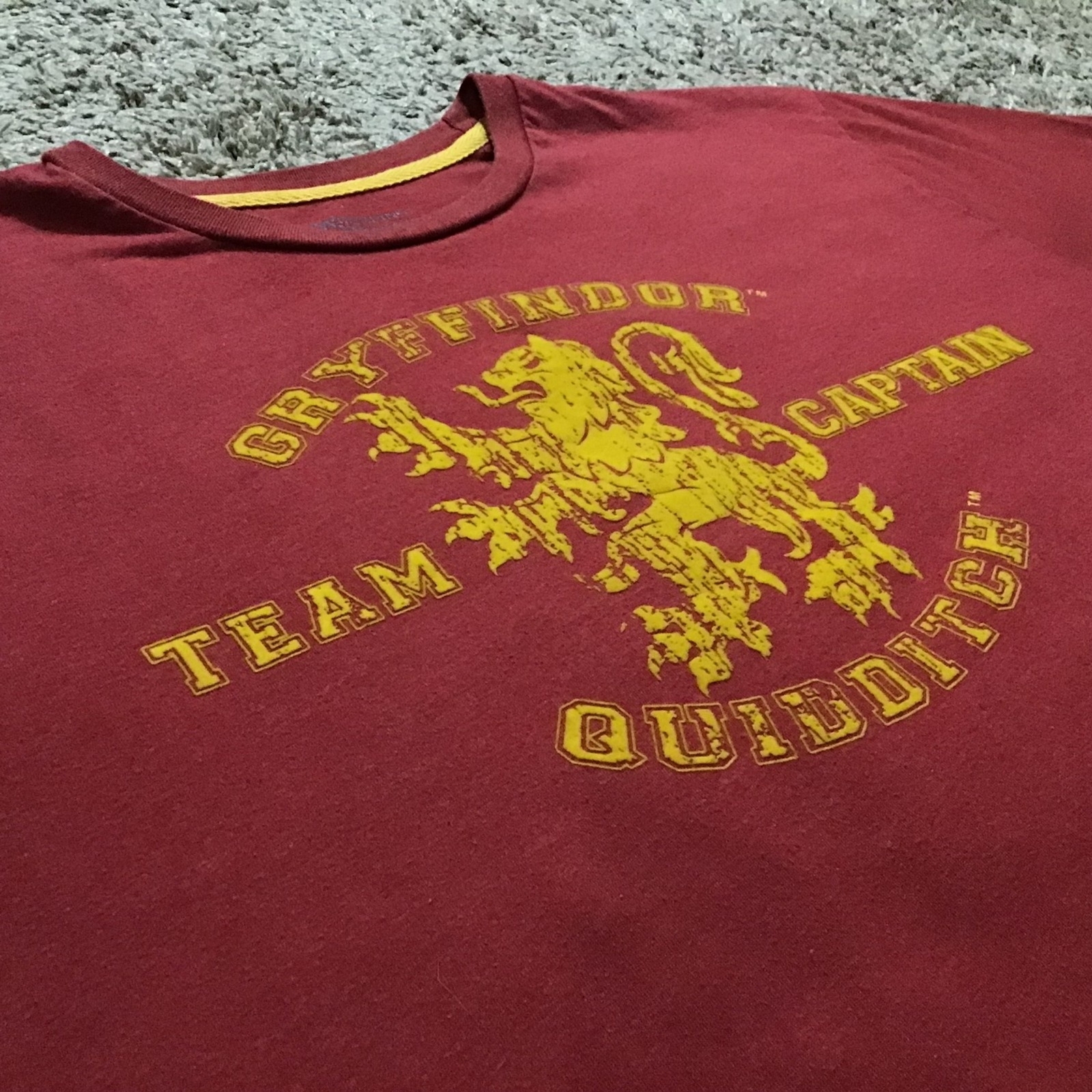 Harry Potter Tee Shirt Medium Gryffindor Quidditch Captain Universal ...