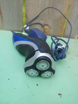 Philips Norelco Aquatec AT810 Electric Shaver with Charger | eBay