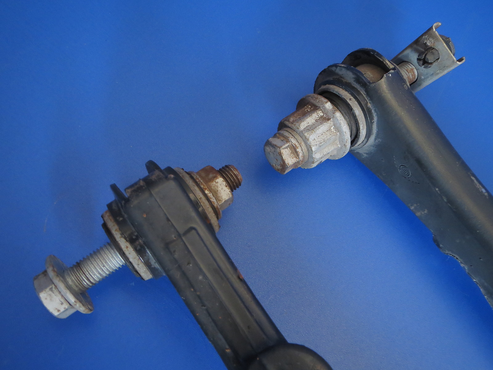 2010 MINI COOPER R56 LEFT REAR DRIVER SIDE CONTROL ARM ARMS W/ BOLT OEM ...