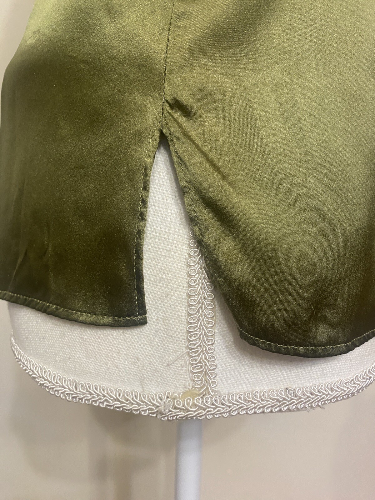 Cabi NYC Clari 100% Silk Charmeuse Cami Camisole Top Oregano Army Green ...