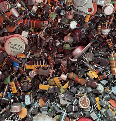 1 lb of Mixed 1970s/80s Scrap Capacitors Silver, Tantalum MLCC Art ...