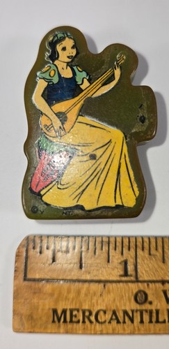 👸 1930s Disney Snow White Bakelite Pencil Sharpener – Early Licensing ...