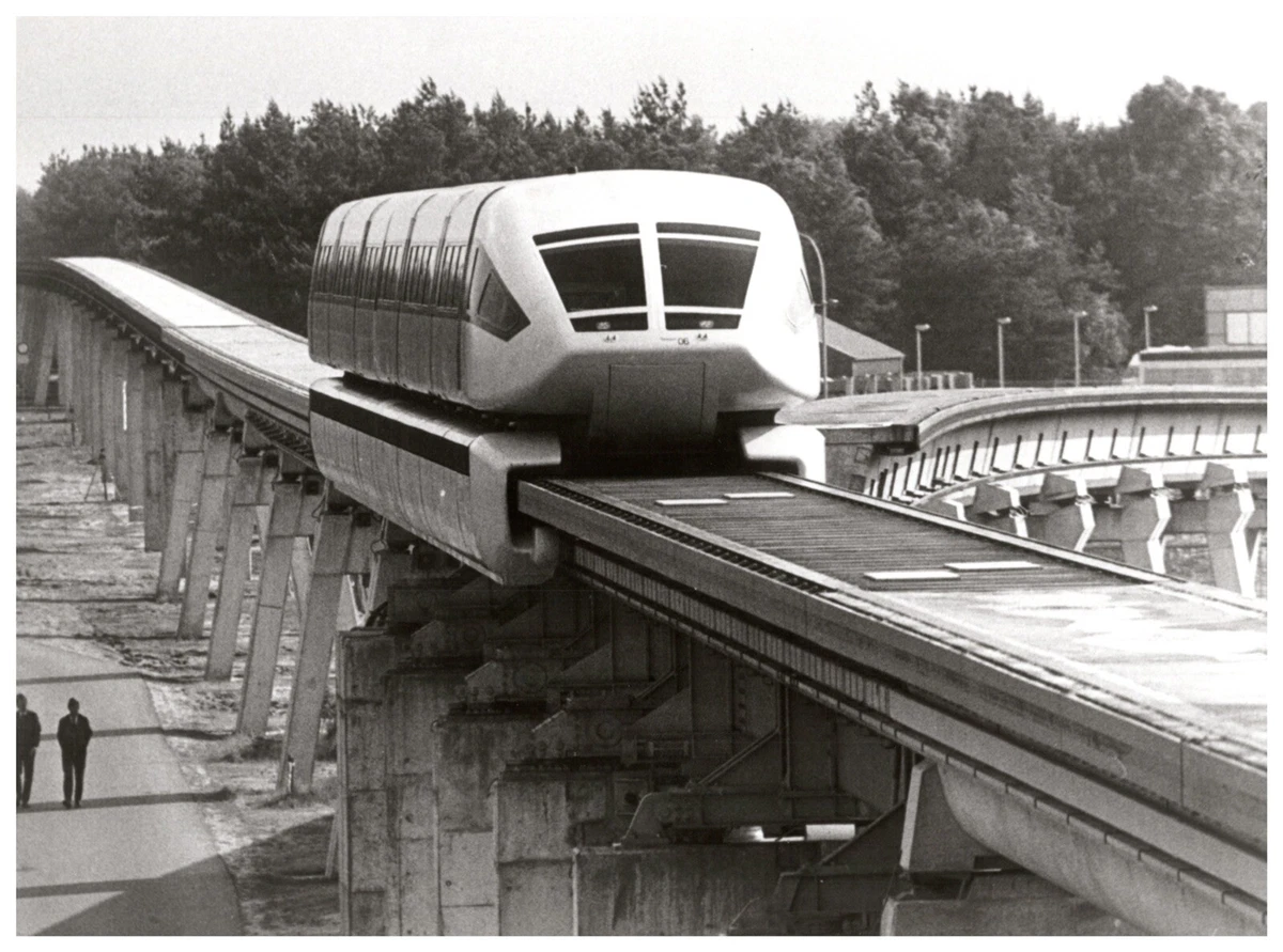 Magnetic Levitation Train Model