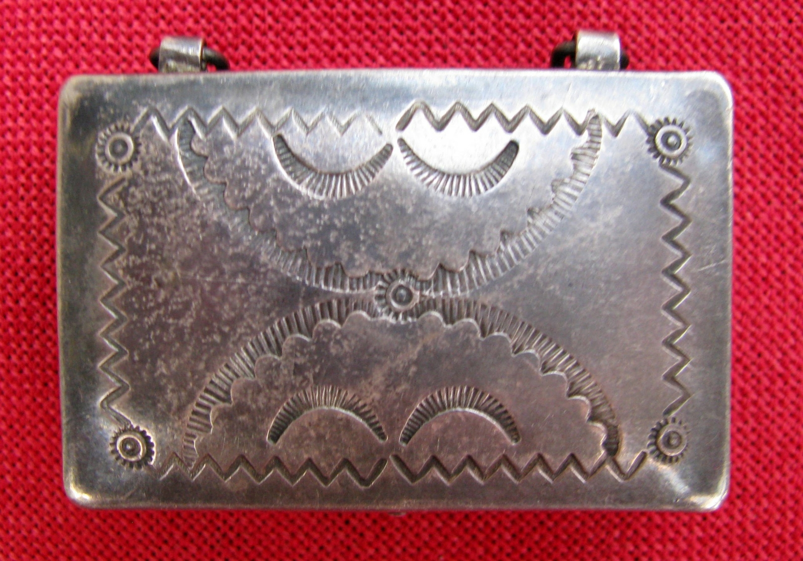 FINE ANTIQUE HANDMADE NAVJAO INDIAN AMERICAN EMBOSSED SILVER SNUFF BOX ...