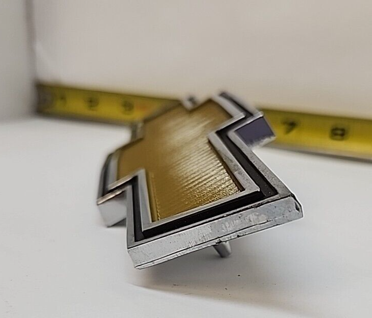 OEM GM Grille Emblem 715625 1983-84 Chevrolet 60 Series B60 School Bus ...