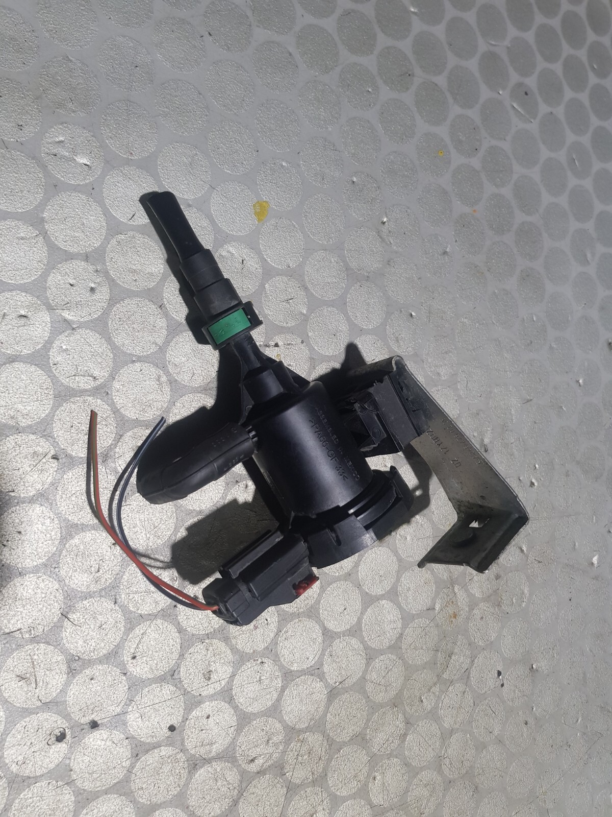 MERCEDES BENZ a CLA Class W176 2013-2018 1.6 Petrol Solenoid Valve ...