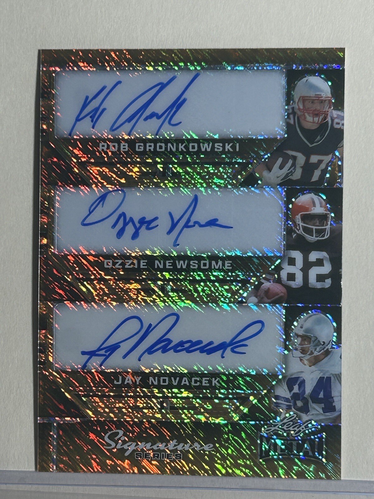 ROB GRONKOWSKI🔥OZZIE NEWSOME🔥JAY NOVACEK 2024 Leaf RARE GOLD TRIPLE ...