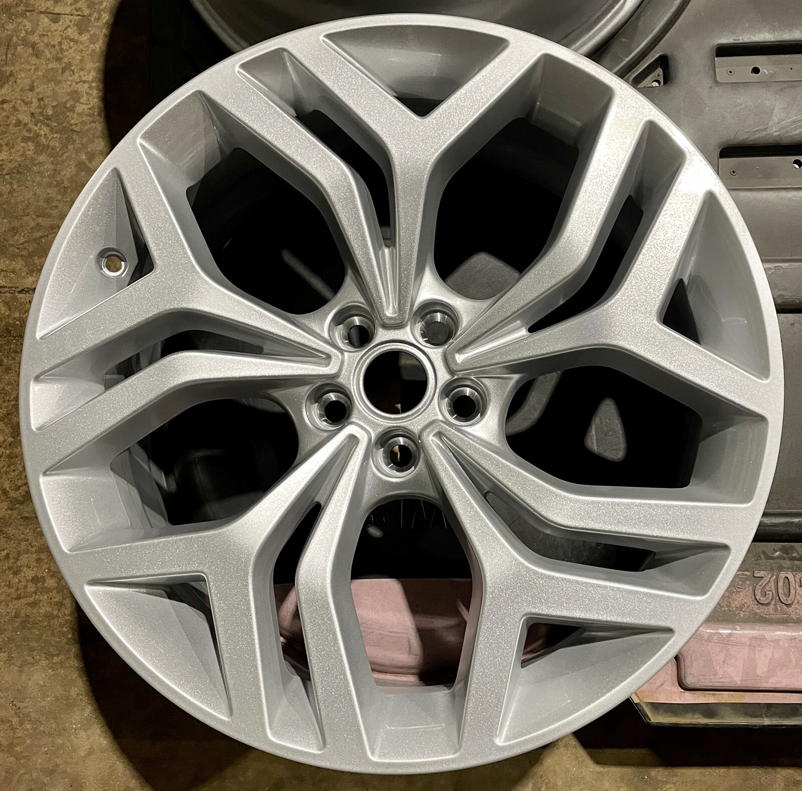 Set of 2019 Range Rover L551 Evoque 20” Style 5079 Alloy Wheels and ...