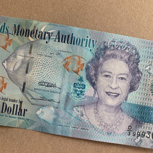 Queen Elizabeth II Dollar Banknote QEII Currency Cayman Island ...