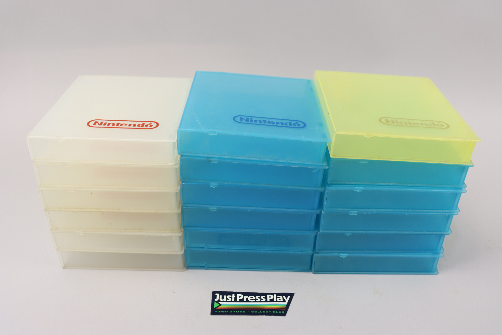Lot of 18 VTG Nintendo NES Plastic Clamshell Game Storage Cases 15 OEM ...