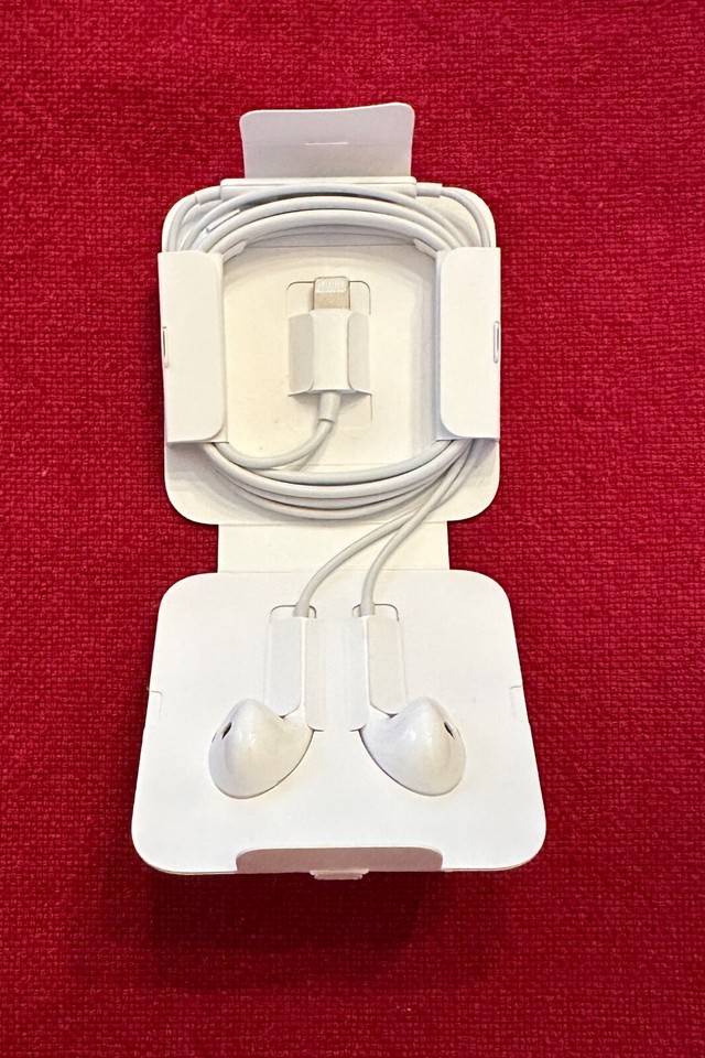 Apple Earpods OEM - iPhone 14 13 12 11 Lightning Cable Earbud ...